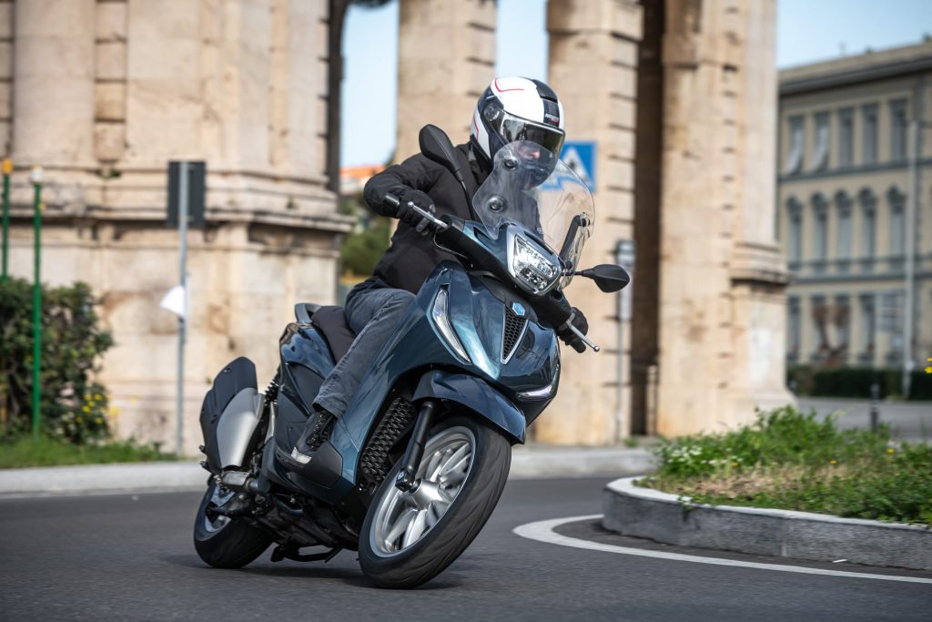PIAGGIO BEVERLY 300 - motocentar.ba